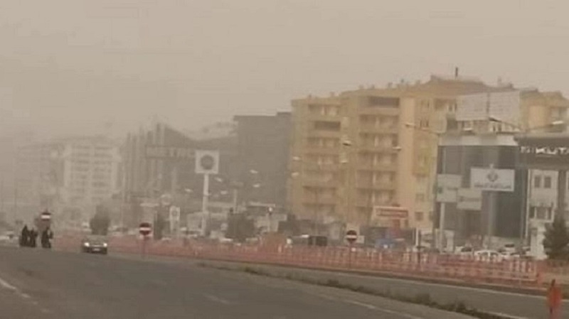 Diyarbakır semalarını toz bulutu kapladı - Mücadele Gazetesi